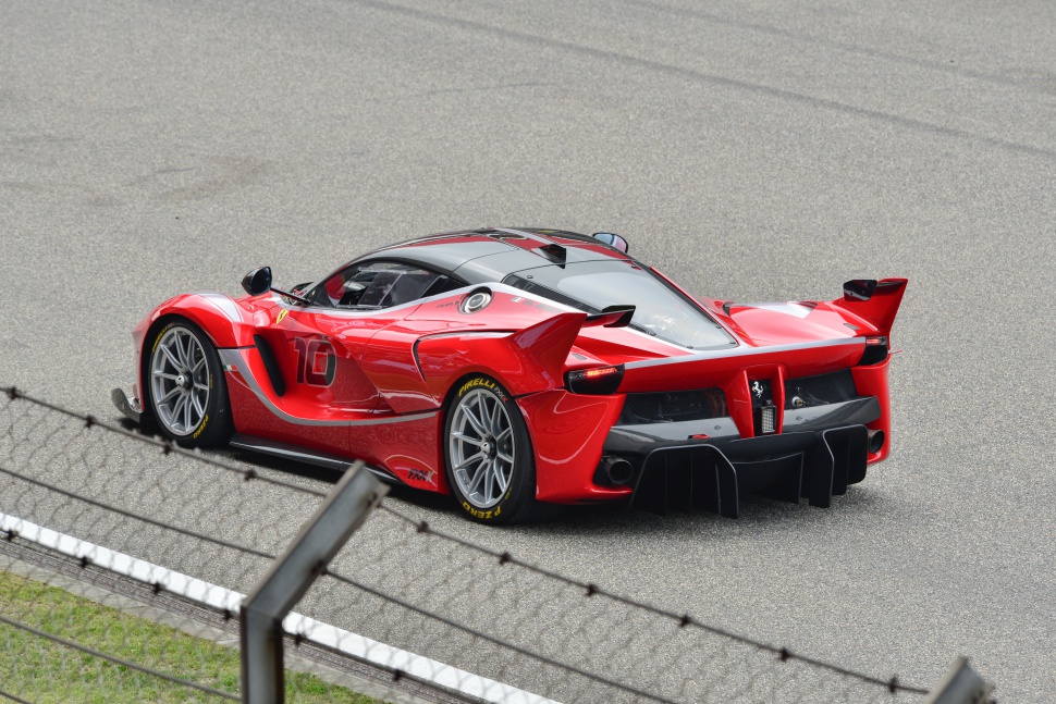 Ferrari FXX technical specifications and fuel economy